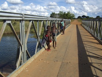 Luanda-Maputo by Bicycle: Angola-Últimos Dias II (Lucusse – Luvei)